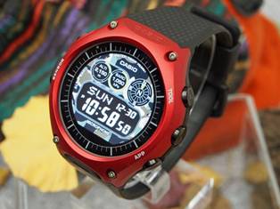 Casio - Smart Outdoor Watch z Android Wear